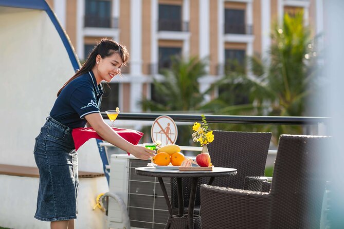 Full-Day Halong Bay Cruise with Limousine Pickup - Exploring Halong Bay’s Natural Wonders