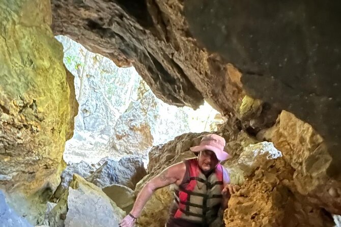 Full-Day Hike to La Leona Waterfall & Tubing Combo - Key Points