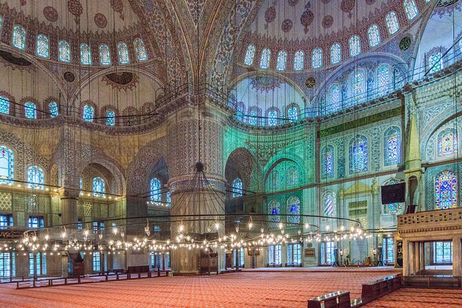 Full Day Historical Walking Tour of Istanbul Old City From Hagia Sophia - Visiting Hagia Sophia