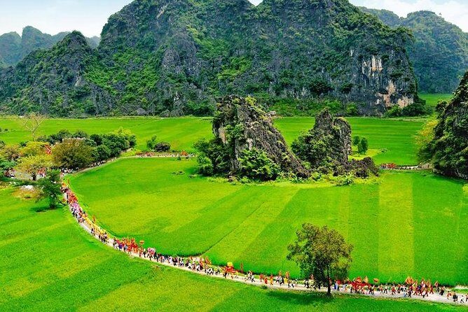 Full Day Hoa Lu and Tam Coc DELUXE Tour Including BUFFET Lunch - An In-Depth Look at the Tour Experience