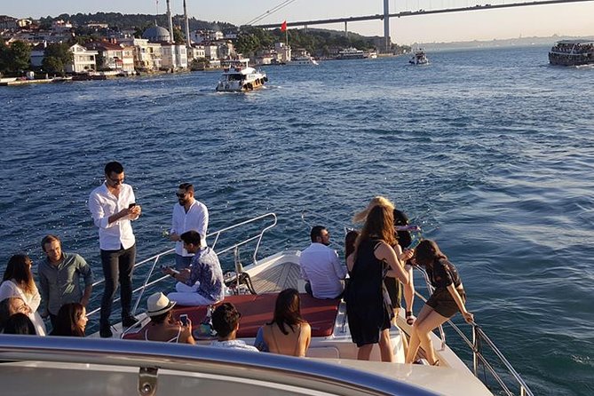 Full-Day Istanbul Tour With Bosphorus Sightseeing Cruise - Bosphorus Bridge Crossing