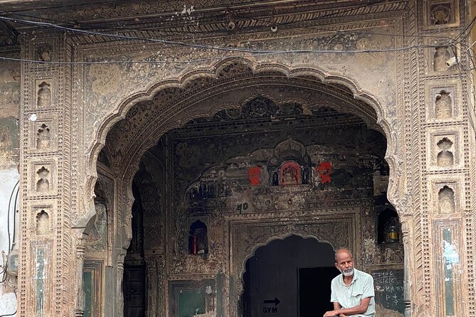 Full-day Jaipur Private Sightseeing Tour by Car with Guide - City Palace – The Living Heritage