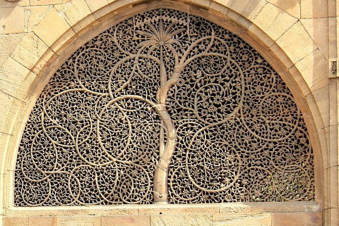 Full Day Modhera and Patan Tour from Ahmedabad by Car - FAQ