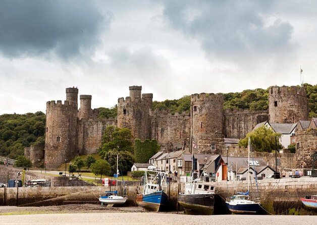 Full-Day North Wales Sightseeing Adventure from Manchester - Transportation and Group Dynamics