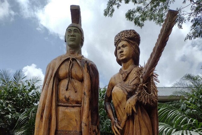 Full Day Oahu Tour with Byodo Temple & Waimea Waterfalls - North Shore and Local Flavors