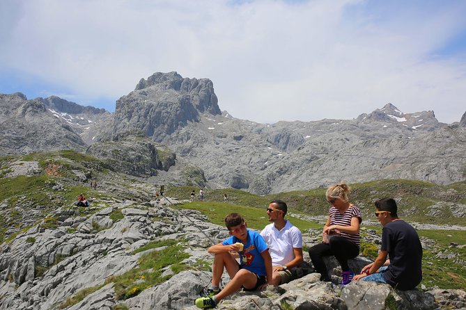 Full Day Private 4WD Tour From Santander to Picos De Europa. Excellent Meals. - Accessibility and Additional Details