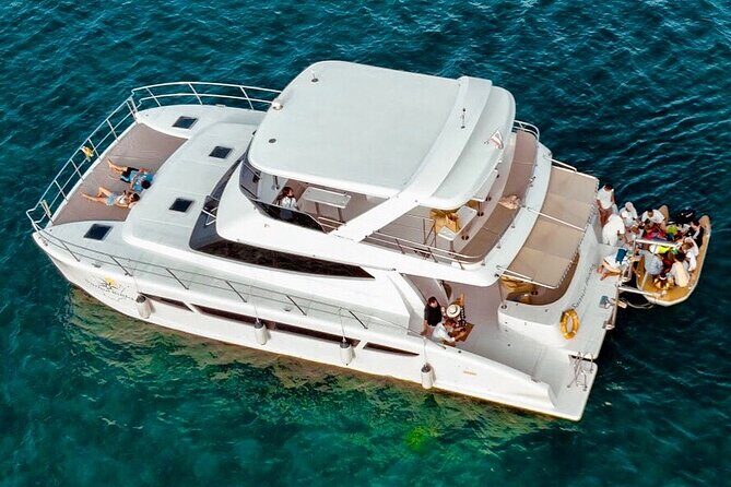 Full day Private Charter to the Southern Islands - An In-Depth Look at the Tour Experience