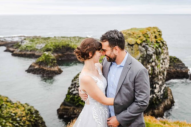 Full Day Private Iceland Elopement Photographer - Key Points