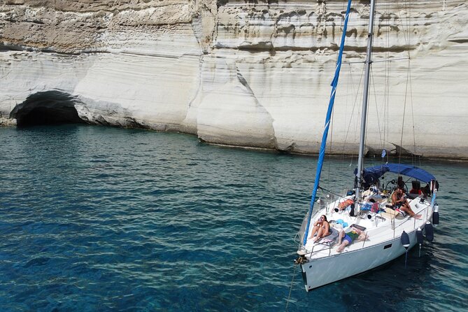 Full day private sailing cruise around Milos island - FAQ: Private Sailing Cruise Milos