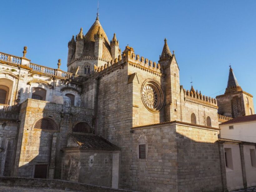 Full-Day Private Tour in Évora with Winery Tour from Lisbon - What Makes This Tour Stand Out