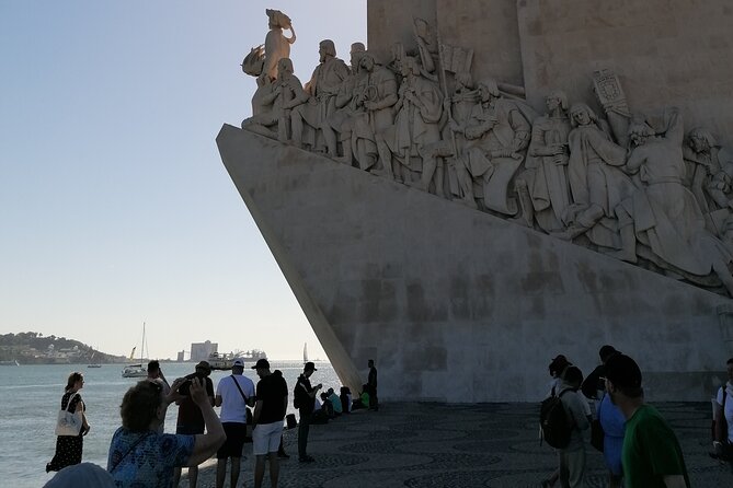 FULL DAY Private Tour of Lisbons Main Tourist Attractions - Visiting the Monument to the Discoveries and Cristo Rei
