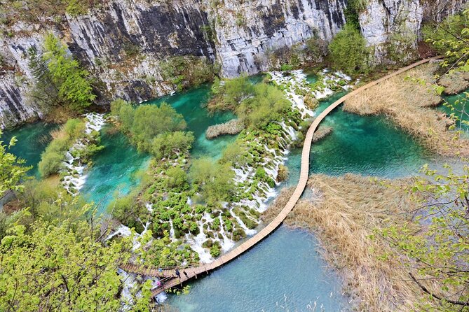 Full-Day Private Tour of Plitvice Lakes National Park From Zadar - Experience With Knowledgeable Guides