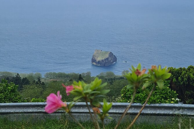 Full Day Private Tour West & East in São Miguel Island - Booking and Scheduling