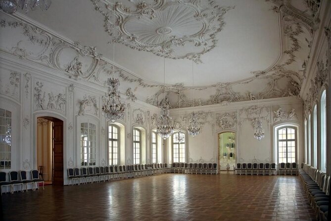 Full-Day Private Trip, Hill of Crosses, Rundale and Bauska Castle - Introducing the Full-Day Private Trip to the Hill of Crosses, Rundale, and Bauska Castle