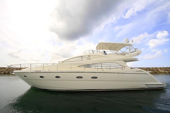 Full-Day Private Yacht Cruise in Saona Island with Lunch - Exploring the Full-Day Private Yacht Cruise to Saona Island: A Detailed Review