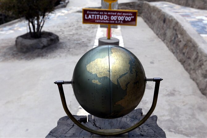 Full Day Quito (City Tour + Middle of the World + Teleferico) - Exploring Quitos Historic Streets and Colonial Architecture
