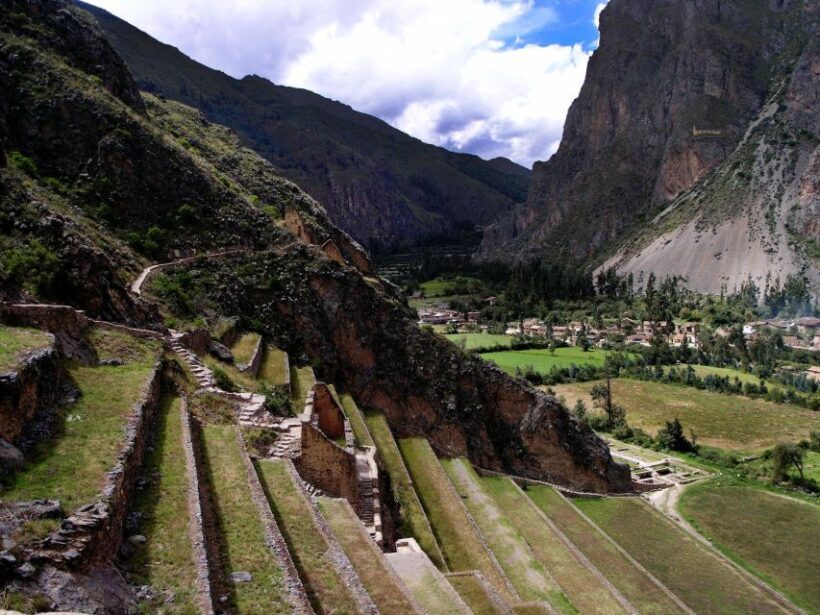 Full Day || Sacred Valley With Buffet Lunch || Group Tour - Mid-Morning: Urubamba and the Buffet Lunch