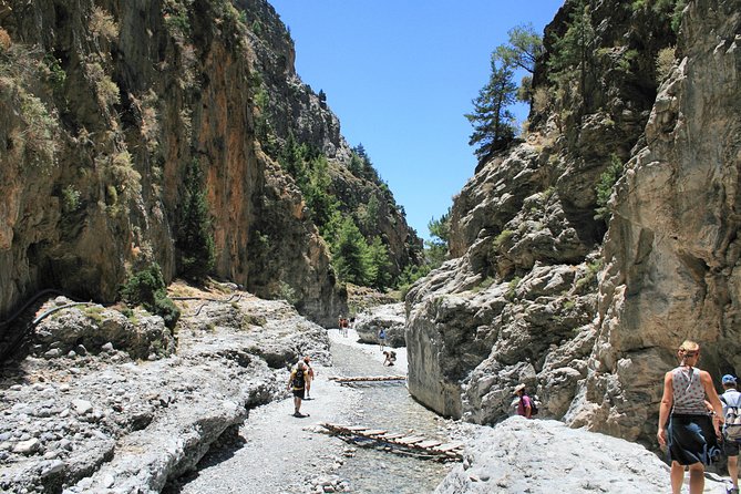 Full Day Samaria Gorge 10-Mile Walking Tour - Hiking Experience and Scenery