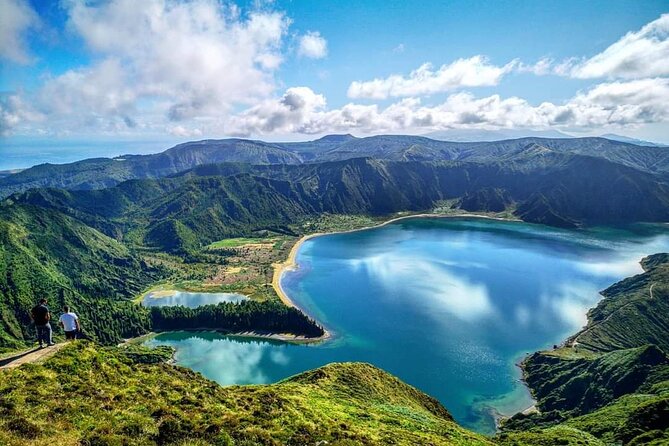 Full Day Sete Cidades & Lagoa Do Fogo Tour With Lunch (West Tour) - Experiencing the Local Cuisine