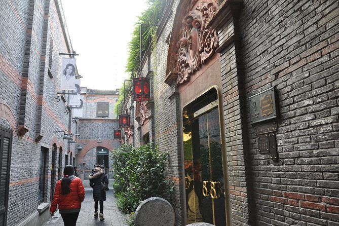 Full-Day Shanghai Museum Jinmao Tower Xintiandi Private Tour - Sampling Traditional Chinese Cuisine