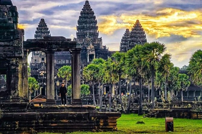 Full-Day Temples of Angkor Small Group Tour - Authentic Experiences and Authenticity