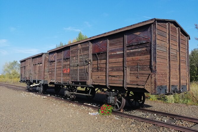 Full-Day Tour From Warsaw to Auschwitz (Guided) and Krakow by Car - Scheduling and Timing Considerations