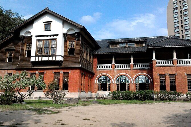 Full Day Tour in National Palace Museum, Beitou and Dadaocheng - In-Depth Look at the Tour Experience