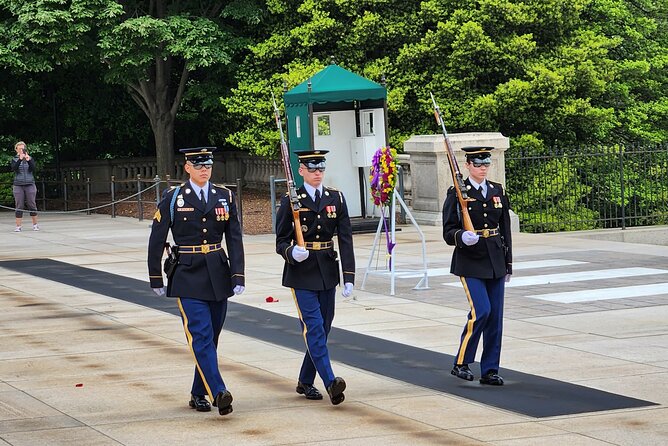 Full-Day Tour in Washington DC - Group Size and Logistics