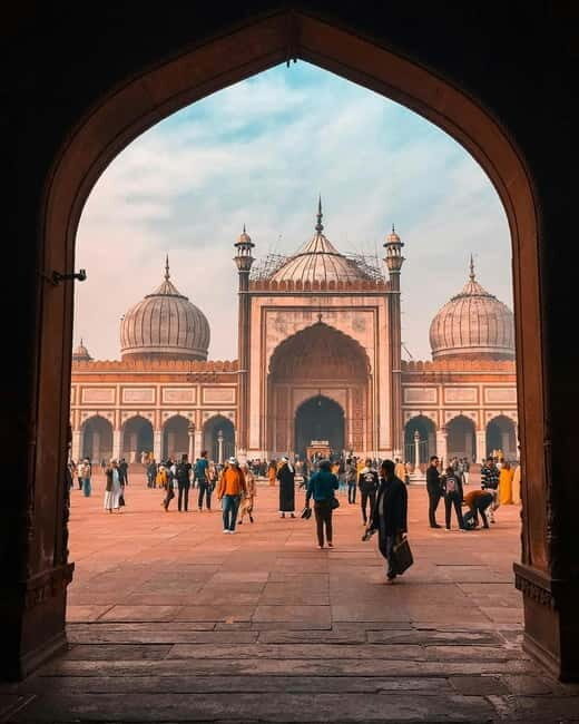 Full Day Tour of Old & New Delhi with India Iconic Red fort - A Practical Introduction to the Tour