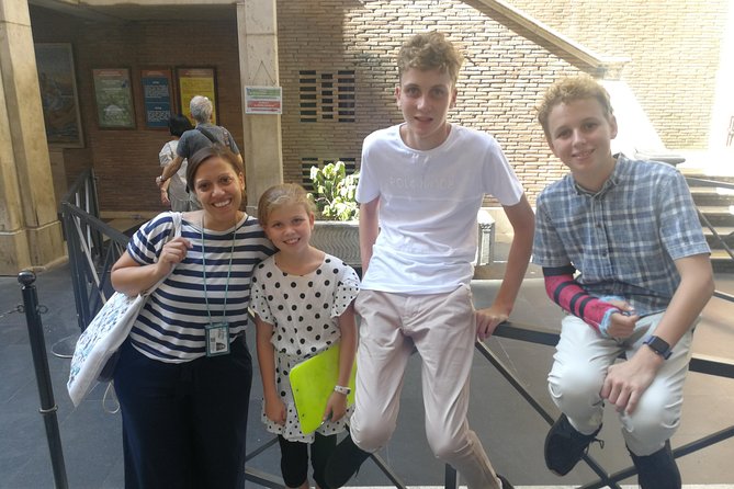 Full-day Tour of Rome with Alessandra! Colosseum, Vatican, Pantheon & more... - FAQ