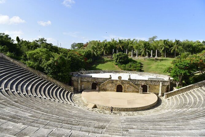 Full Day Tour to Catalina Island and Altos de Chavón - The Sum Up