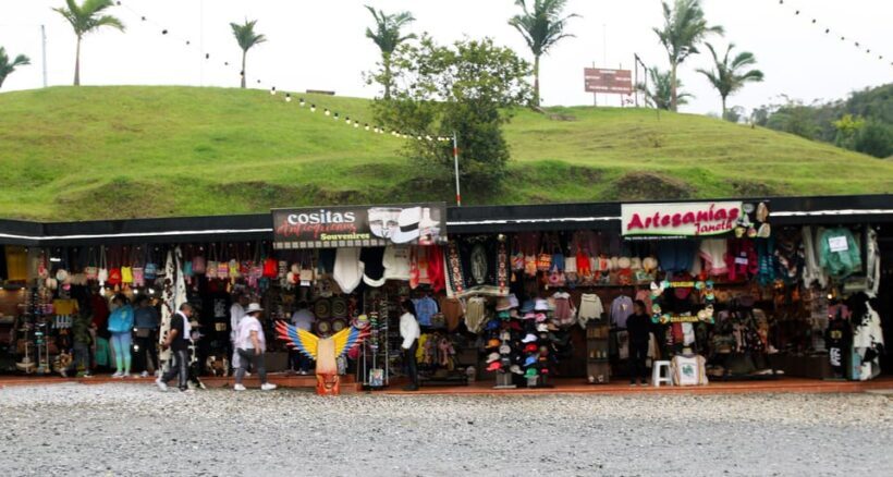 Full-day Tour to Guatapé Piedra del Peñol from Medellin - Authentic Experiences and Practical Tips