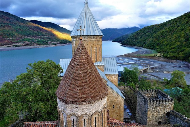 Full Day Tour to Kazbegi - Key Points