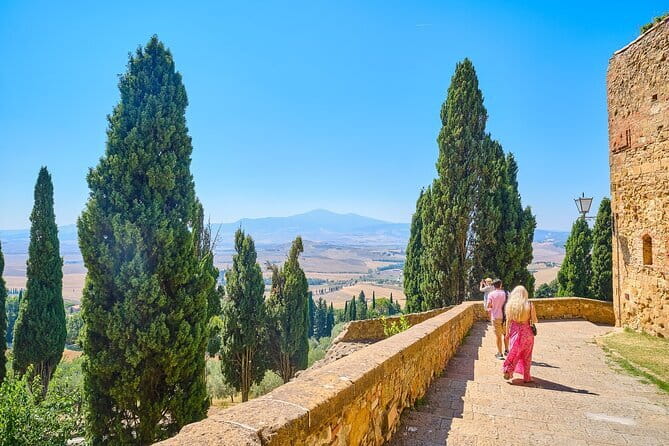 Full Day Tour to Val d'Orcia and Gladiator's Fields with Wines - Starting Point and Transport