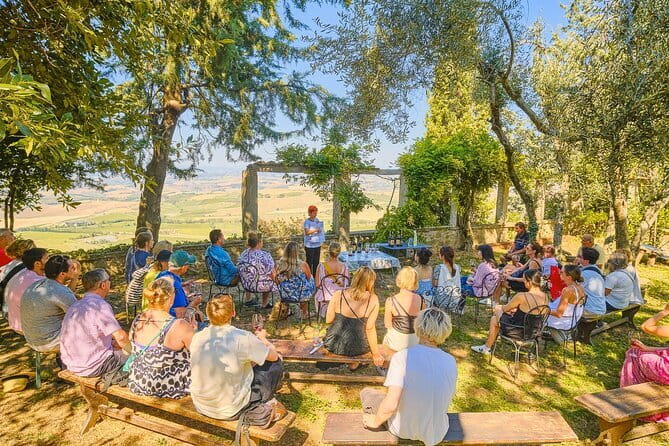 Full Day Tour to Val d'Orcia and Gladiator's Fields with Wines - The Iconic Chapel of Madonna di Vitaleta