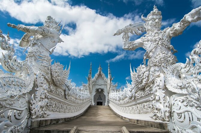 Full Day Tour White Temple Black House and Blue Temple with Lunch - Authentic Insights from Travelers