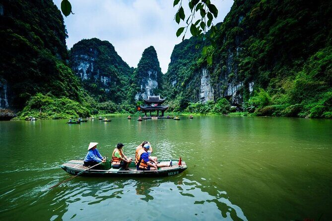 Full-Day Trang An, Hoa Lu and Mua Cave Tour with Lunch - Key Points