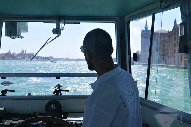 Full-Day Venice Lagoon Tour Murano Burano and Torcello - Tour Guide and Communication