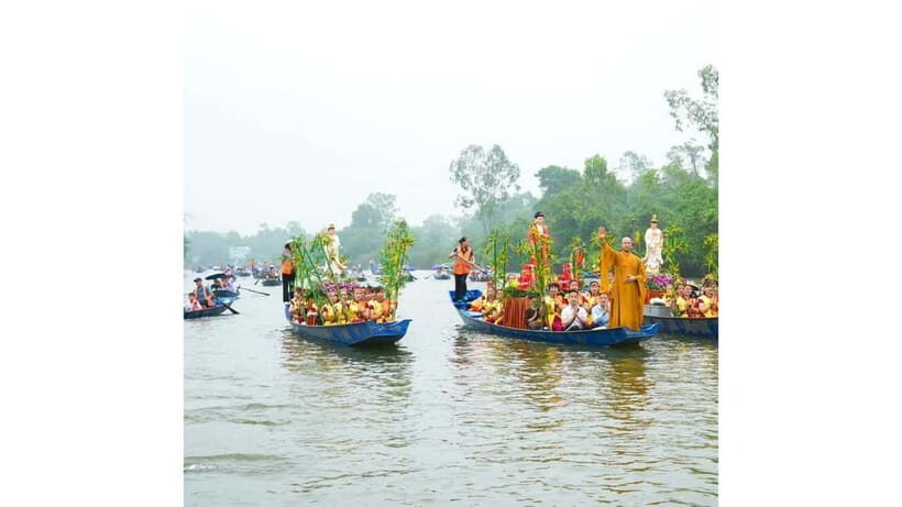 Full Day Visit Perfume Pagoda and Yen Stream From Hanoi - The Sacred Cave and Mountain Temple