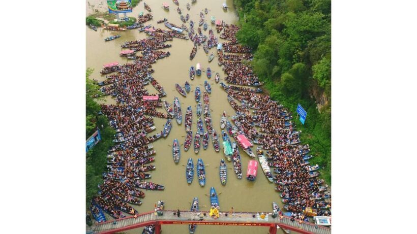 Full Day Visit Perfume Pagoda and Yen Stream From Hanoi - Returning to Hanoi