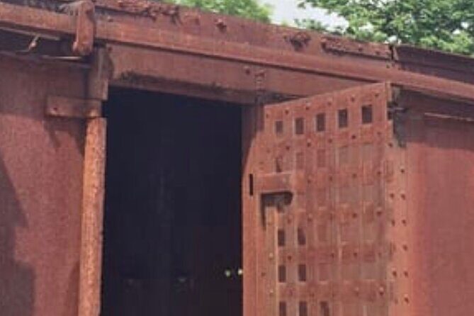 Full-Day Whitney Plantation & Airboat Swamp Tour w/Transfer - FAQ