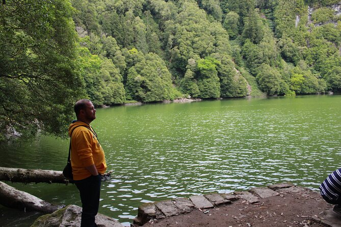 Full Day Wild Lakes 4x4 Tour with Lunch PRIVATE - What to Expect in Terms of Transportation and Group Size