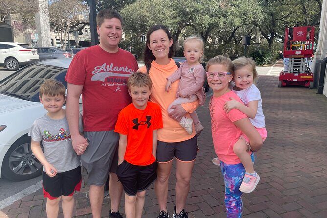 Fun Facts And A Snack, walking historic downtown Savannah Tour - Exploring Savannahs Historic Charm with a Tasty Twist