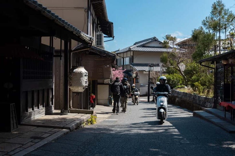 Fun Kyoto Ride! Scoot to Gorge, Local Lunch & Samurai Armor - FAQ
