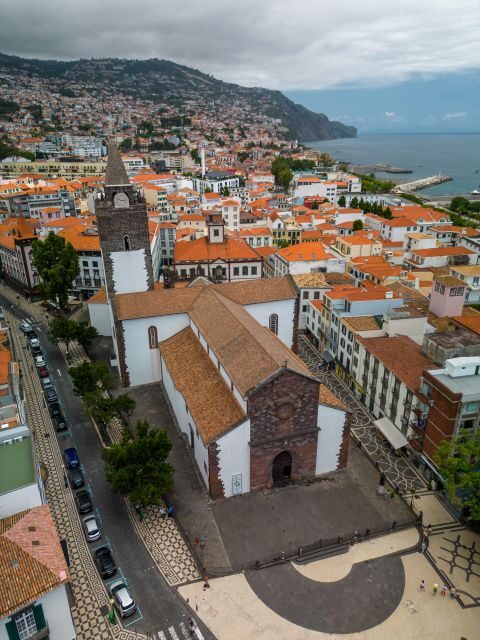 Funchal : 1 hour City Tour by Tuk-Tuk - Key Points