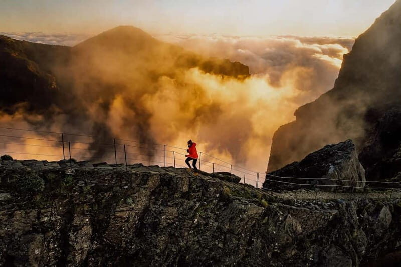 Funchal: Sunrise Pico do Arieiro & Ruivo/Larano HikeTransfer - Key Points