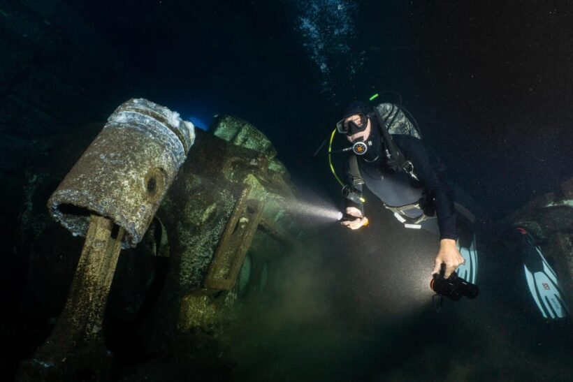 Funchal: Wreck dive F488 Frigate - certified divers - The Experience: Diving the F488 Frigate