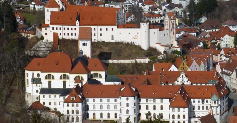 Füssen: Private Guided Walking Tour - Key Points