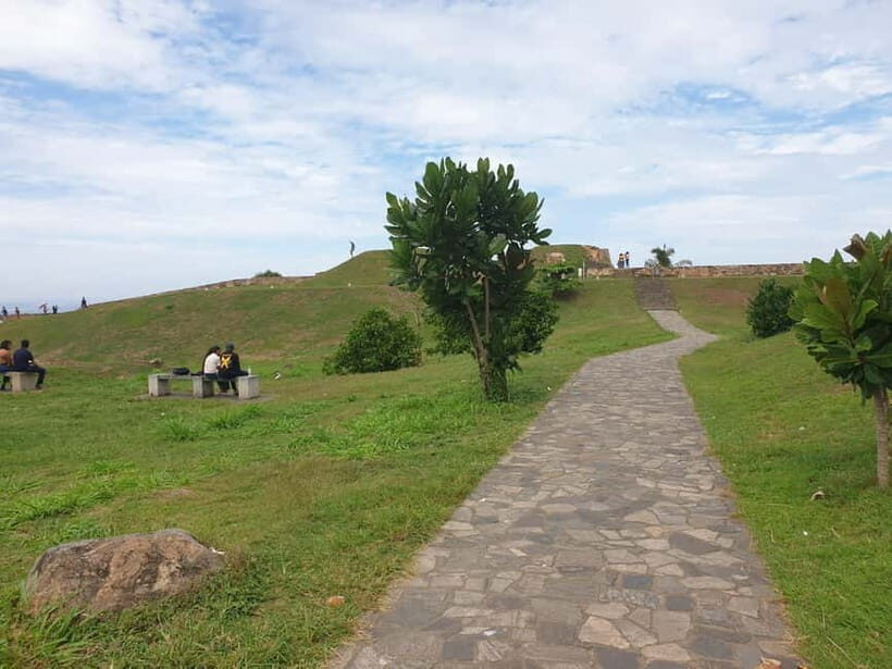 Galle Fort: Walk Through 400 Years of Sparking Stories - Key Points