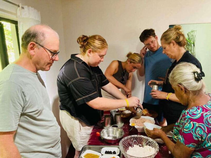 Galle: Traditional Sri Lankan Cooking Class - A Typical Day in the Kitchen